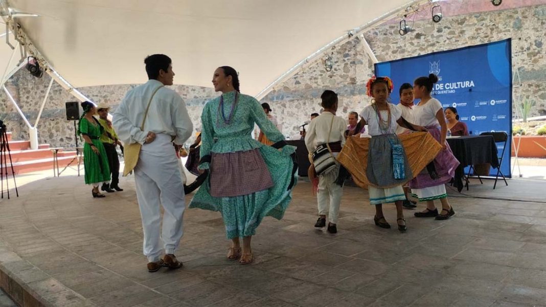 EN VIDEO | Debes ser testigo de la Coreografía Monumental de Huapango ...